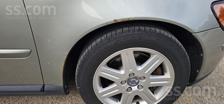 Pelēks Volvo V50 2007 Cēsis, ar dzinēja tilpumu 2.00 L un nobraukumu 284 tūkst. km par 1890 €, foto 14 vietnē AUTOMOTO.COM.LV