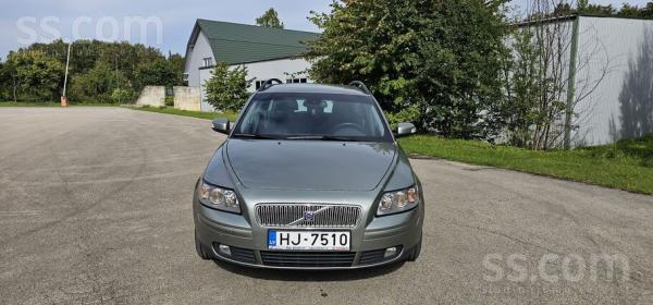 Серый Вольво В50 2007 в Цесис, объемом двигателя 2.00 л и пробегом 284 тыс. км за 1890 €, фото 1 на AUTOMOTO.COM.LV