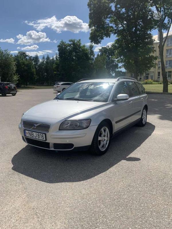 Серый Вольво В50 2007 в Каунас, объемом двигателя 2.00 л и пробегом 280 тыс. км за 2080 €, фото 3 на AUTOMOTO.COM.LV