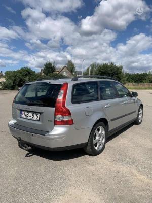 Grey Volvo V50 2007 in Kaunas, with an engine capacity of 2.00 L and mileage of 280 thousand km for 2080 €, photo 8 on AUTOMOTO.COM.LV