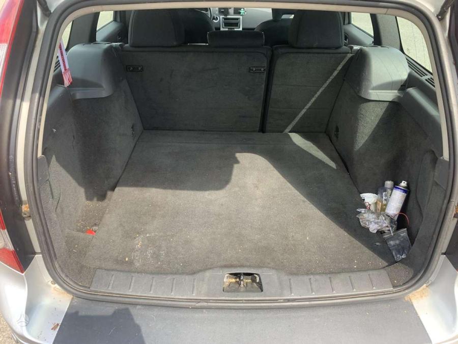 Grey Volvo V50 2007 in Kaunas, with an engine capacity of 2.00 L and mileage of 280 thousand km for 2080 €, photo 12 on AUTOMOTO.COM.LV
