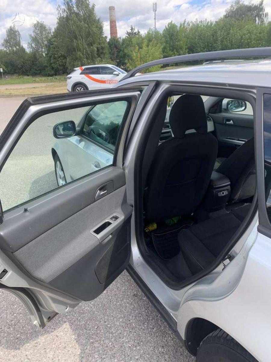 Grey Volvo V50 2007 in Kaunas, with an engine capacity of 2.00 L and mileage of 280 thousand km for 2080 €, photo 14 on AUTOMOTO.COM.LV