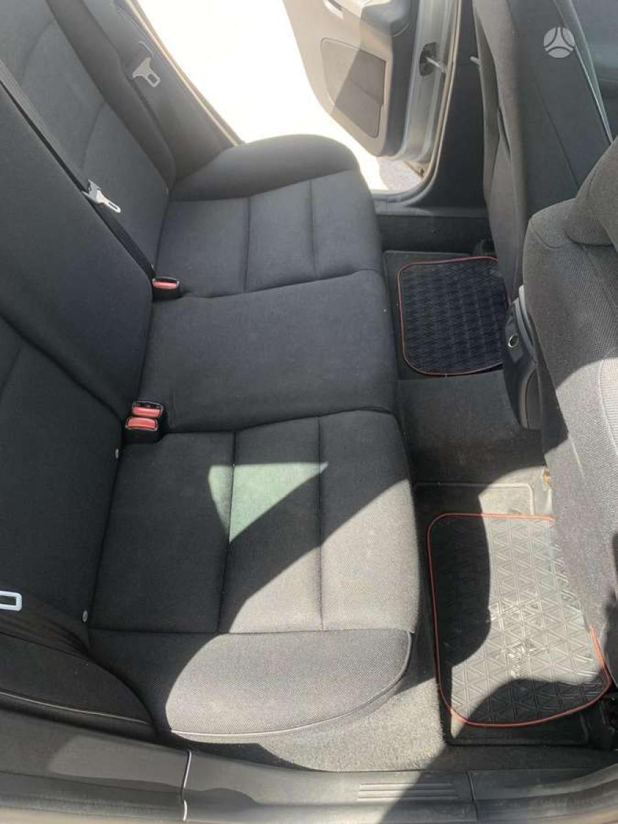 Grey Volvo V50 2007 in Kaunas, with an engine capacity of 2.00 L and mileage of 280 thousand km for 2080 €, photo 17 on AUTOMOTO.COM.LV