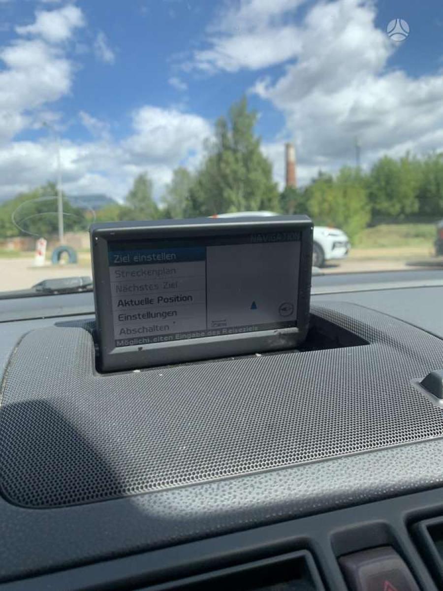 Grey Volvo V50 2007 in Kaunas, with an engine capacity of 2.00 L and mileage of 280 thousand km for 2080 €, photo 23 on AUTOMOTO.COM.LV