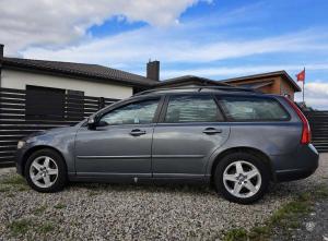 Pelēks Volvo V50 2007 Kauņa, ar dzinēja tilpumu 2.00 L un nobraukumu 327 tūkst. km par 1000 €, foto  vietnē AUTOMOTO.COM.LV