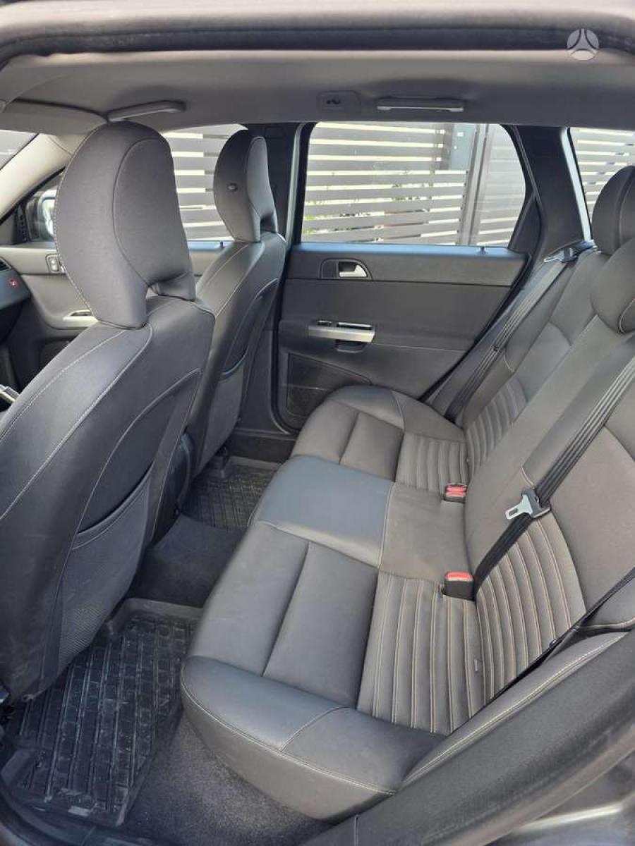 Pelēks Volvo V50 2007 Kauņa, ar dzinēja tilpumu 2.00 L un nobraukumu 327 tūkst. km par 1000 €, foto 9 vietnē AUTOMOTO.COM.LV