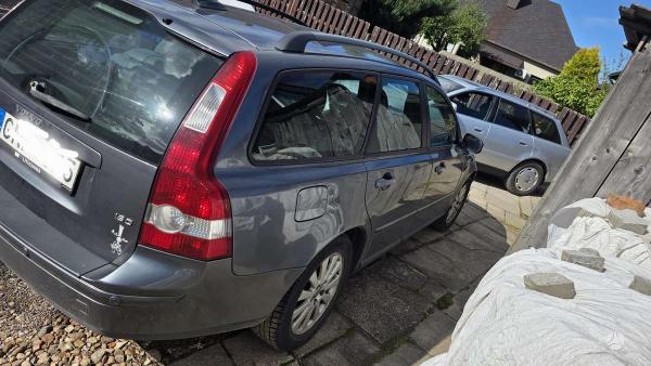 Pelēks Volvo V50 2007 Kauņa, ar dzinēja tilpumu 1.60 L un nobraukumu 300 tūkst. km par 1400 €, foto 5 vietnē AUTOMOTO.COM.LV