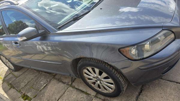 Pelēks Volvo V50 2007 Kauņa, ar dzinēja tilpumu 1.60 L un nobraukumu 300 tūkst. km par 1400 €, foto 6 vietnē AUTOMOTO.COM.LV