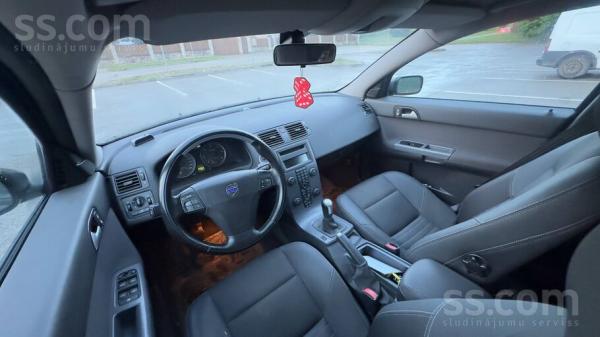 Pelēks Volvo V50 2007 Rīga, ar dzinēja tilpumu 2.00 L un nobraukumu 354 tūkst. km par 1650 €, foto 5 vietnē AUTOMOTO.COM.LV