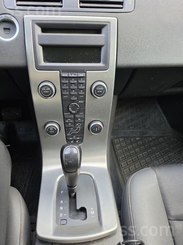 Pelēks Volvo V50 2007 Rīga, ar dzinēja tilpumu 2.40 L un nobraukumu 280 tūkst. km par 2600 €, foto 7 vietnē AUTOMOTO.COM.LV