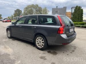 Grey Volvo V50 2007 in Riga, with an engine capacity of 2.00 L and mileage of 445 thousand km for 1590 €, photo 5 on AUTOMOTO.COM.LV