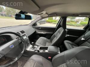 Grey Volvo V50 2007 in Riga, with an engine capacity of 2.00 L and mileage of 445 thousand km for 1590 €, photo 7 on AUTOMOTO.COM.LV