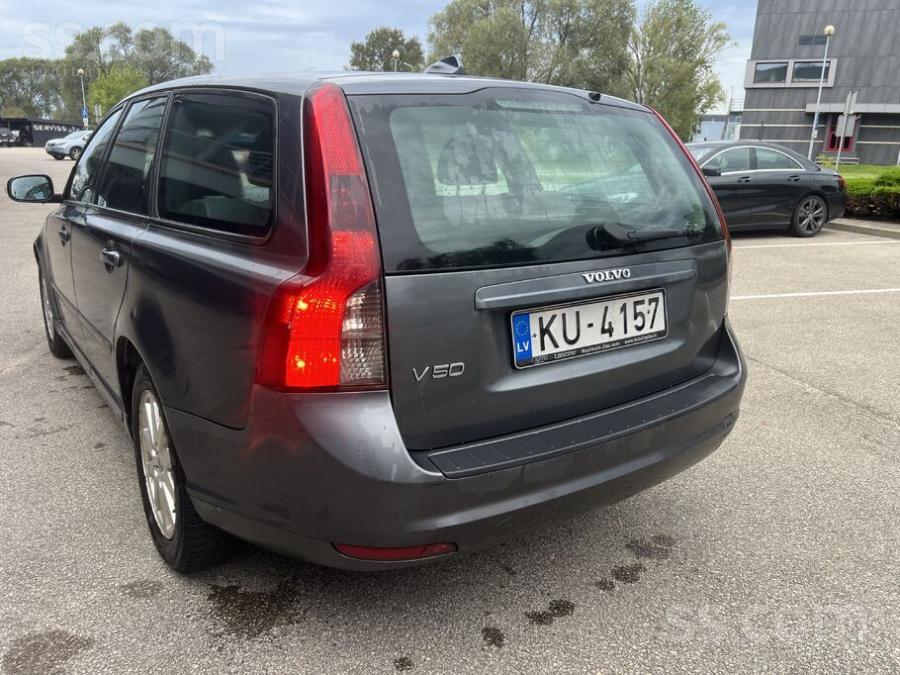 Grey Volvo V50 2007 in Riga, with an engine capacity of 2.00 L and mileage of 445 thousand km for 1590 €, photo 10 on AUTOMOTO.COM.LV