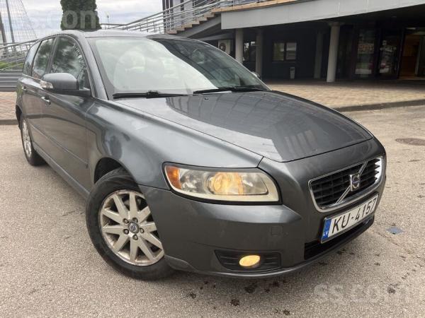 Volvo V50 2007 Rīga vietnē Pelēks Volvo V50 2007 Rīga, ar dzinēja tilpumu 2.00 L un nobraukumu 445 tūkst. km par 1590 €, foto 11 vietnē AUTOMOTO.COM.LV