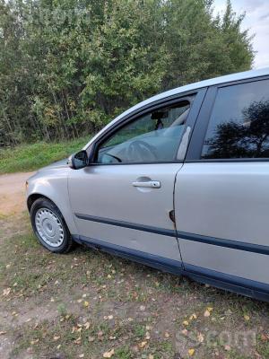 Grey Volvo V50 2007 in Aizkraukle, with an engine capacity of 1.60 L and mileage of 350 thousand km for 1280 €, photo 6 on AUTOMOTO.COM.LV