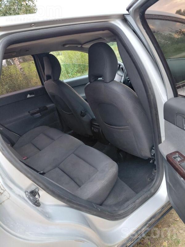 Grey Volvo V50 2007 in Aizkraukle, with an engine capacity of 1.60 L and mileage of 350 thousand km for 1280 €, photo 8 on AUTOMOTO.COM.LV