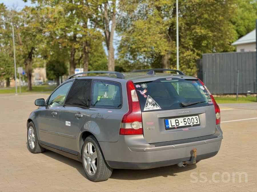 Pelēks Volvo V50 2007 Jelgava, ar dzinēja tilpumu 1.60 L un nobraukumu 324 tūkst. km par 2550 €, foto 4 vietnē AUTOMOTO.COM.LV
