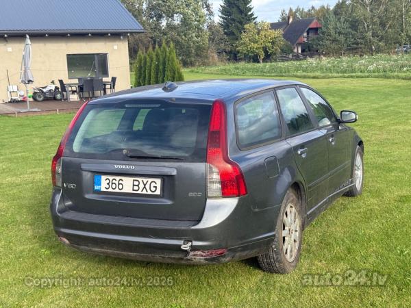 Grey Volvo V50 2007 in Tartu, with an engine capacity of 2.00 L and mileage of 334 thousand km for 750 €, photo 7 on AUTOMOTO.COM.LV