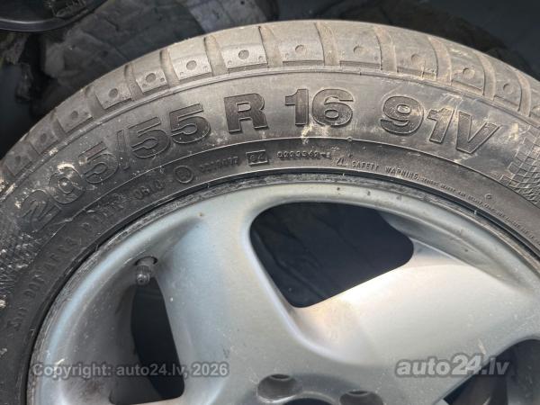 Grey Volvo V50 2007 in Tartu, with an engine capacity of 2.00 L and mileage of 334 thousand km for 750 €, photo 9 on AUTOMOTO.COM.LV