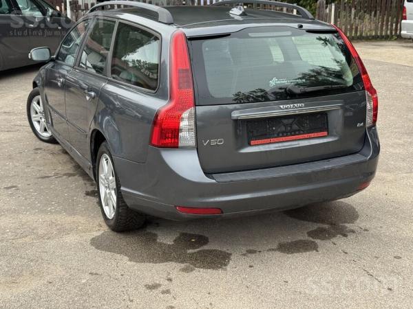 Grey Volvo V50 2007 in Riga, with an engine capacity of 2.40 L and mileage of 217 thousand km for 4750 €, photo 5 on AUTOMOTO.COM.LV