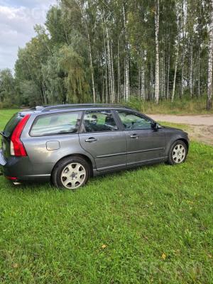 Pelēks Volvo V50 2007 Rīga, ar dzinēja tilpumu 2.40 L un nobraukumu 280 tūkst. km par 2100 €, foto 4 vietnē AUTOMOTO.COM.LV