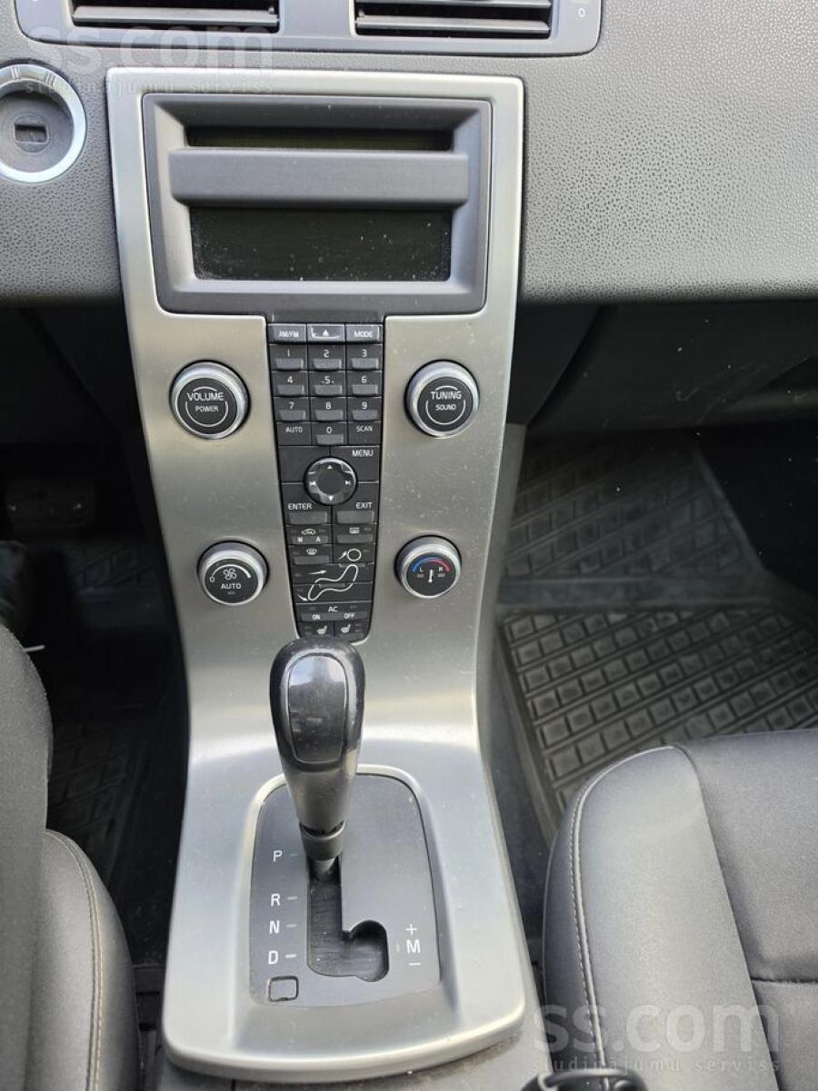 Pelēks Volvo V50 2007 Rīga, ar dzinēja tilpumu 2.40 L un nobraukumu 280 tūkst. km par 2100 €, foto 7 vietnē AUTOMOTO.COM.LV