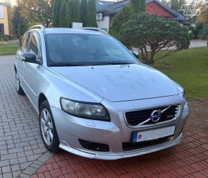 Grey Volvo V50 2007 in Vilnius, with an engine capacity of 1.80 L and mileage of 338 thousand km for 1700 €, photo  on AUTOMOTO.COM.LV