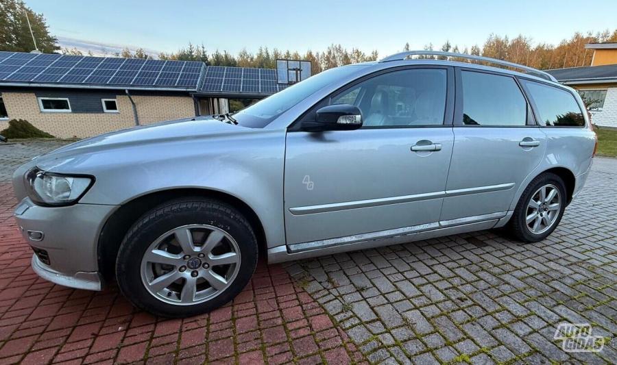 Grey Volvo V50 2007 in Vilnius, with an engine capacity of 1.80 L and mileage of 338 thousand km for 1700 €, photo 4 on AUTOMOTO.COM.LV