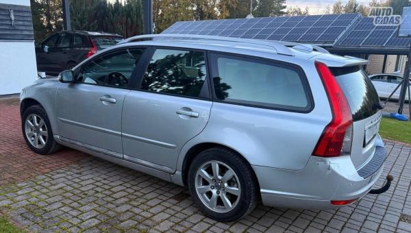 Pelēks Volvo V50 2007 Viļņa, ar dzinēja tilpumu 1.80 L un nobraukumu 338 tūkst. km par 1700 €, foto 5 vietnē AUTOMOTO.COM.LV