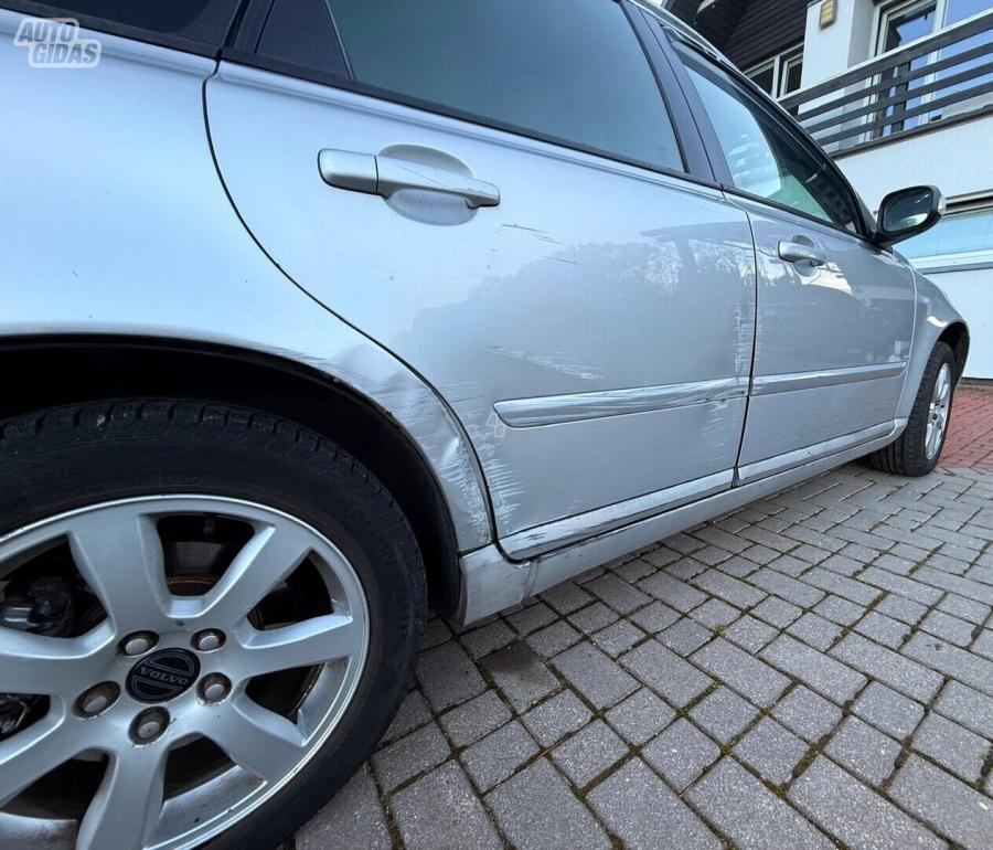 Grey Volvo V50 2007 in Vilnius, with an engine capacity of 1.80 L and mileage of 338 thousand km for 1700 €, photo 12 on AUTOMOTO.COM.LV