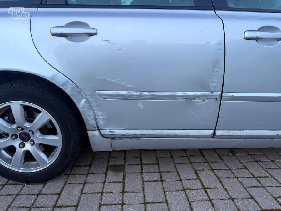Grey Volvo V50 2007 in Vilnius, with an engine capacity of 1.80 L and mileage of 338 thousand km for 1700 €, photo 14 on AUTOMOTO.COM.LV