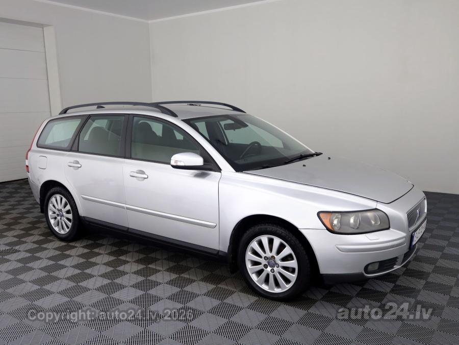 Grey Volvo V50 2007 in Tallinn, with an engine capacity of 2.00 L and mileage of 266 thousand km for 1499 €, photo 1 on AUTOMOTO.COM.LV
