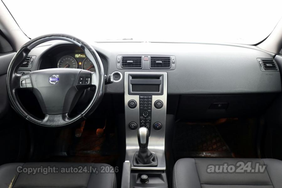 Grey Volvo V50 2007 in Tallinn, with an engine capacity of 2.00 L and mileage of 266 thousand km for 1499 €, photo 6 on AUTOMOTO.COM.LV