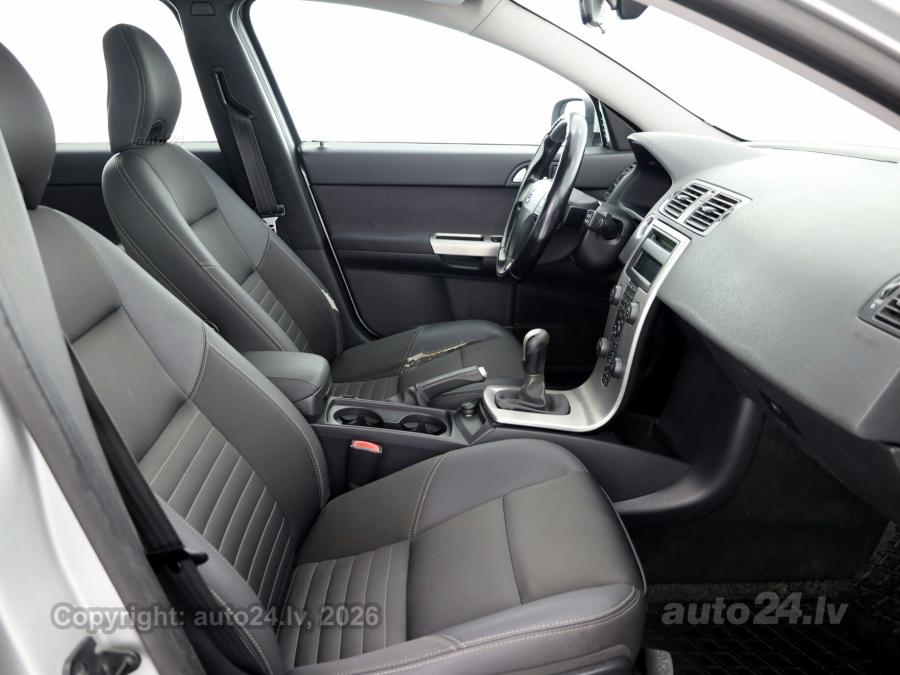 Grey Volvo V50 2007 in Tallinn, with an engine capacity of 2.00 L and mileage of 266 thousand km for 1499 €, photo 7 on AUTOMOTO.COM.LV