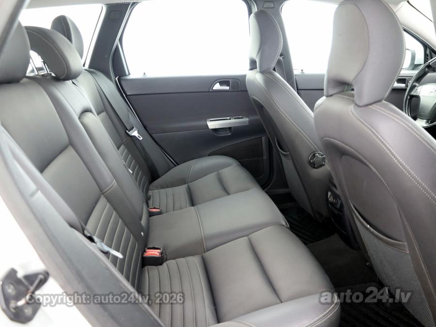 Grey Volvo V50 2007 in Tallinn, with an engine capacity of 2.00 L and mileage of 266 thousand km for 1499 €, photo 8 on AUTOMOTO.COM.LV