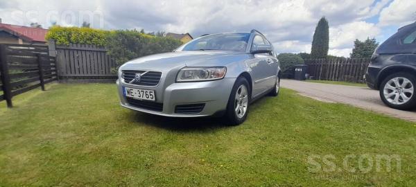 Grey Volvo V50 2008 in Riga, with an engine capacity of 1.60 L and mileage of 345 thousand km for 2400 €, photo 1 on AUTOMOTO.COM.LV