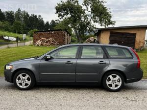 Pelēks Volvo V50 2008 Valmiera, ar dzinēja tilpumu 1.60 L un nobraukumu 330 tūkst. km par 1750 €, foto 3 vietnē AUTOMOTO.COM.LV