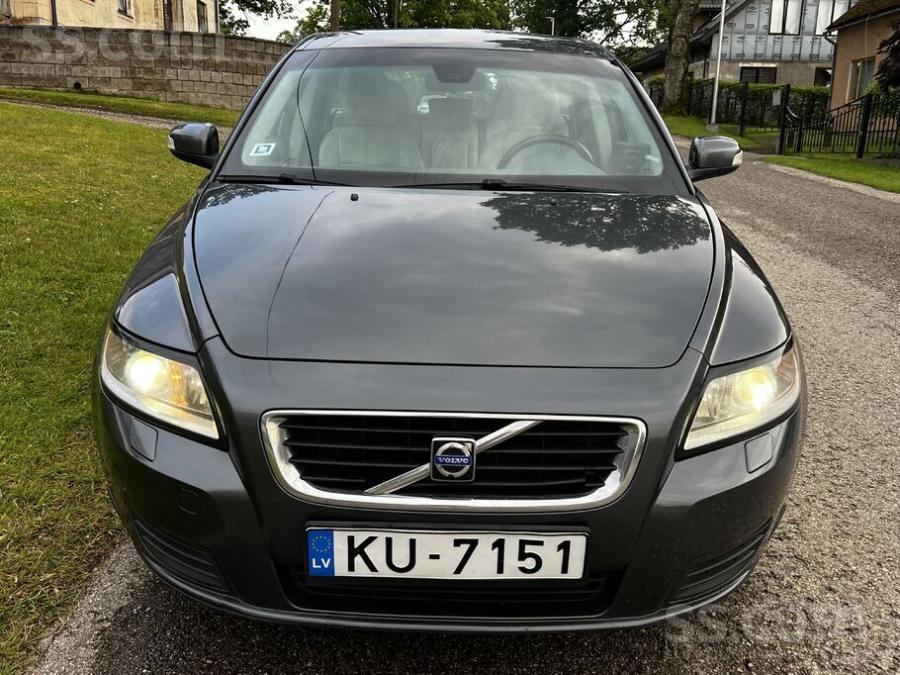 Pelēks Volvo V50 2008 Valmiera, ar dzinēja tilpumu 1.60 L un nobraukumu 330 tūkst. km par 1750 €, foto 5 vietnē AUTOMOTO.COM.LV