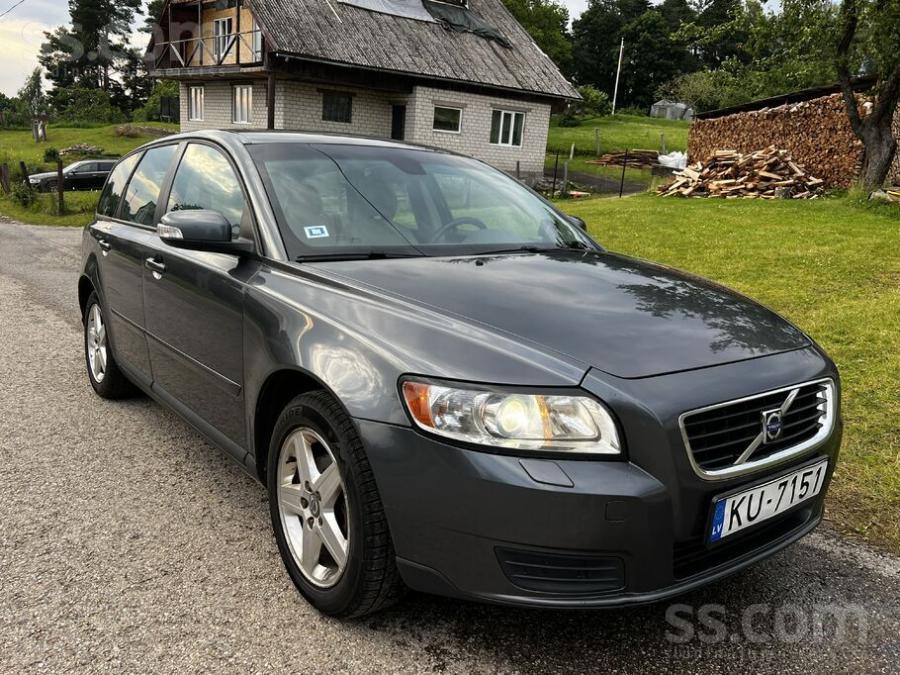 Pelēks Volvo V50 2008 Valmiera, ar dzinēja tilpumu 1.60 L un nobraukumu 330 tūkst. km par 1750 €, foto 8 vietnē AUTOMOTO.COM.LV