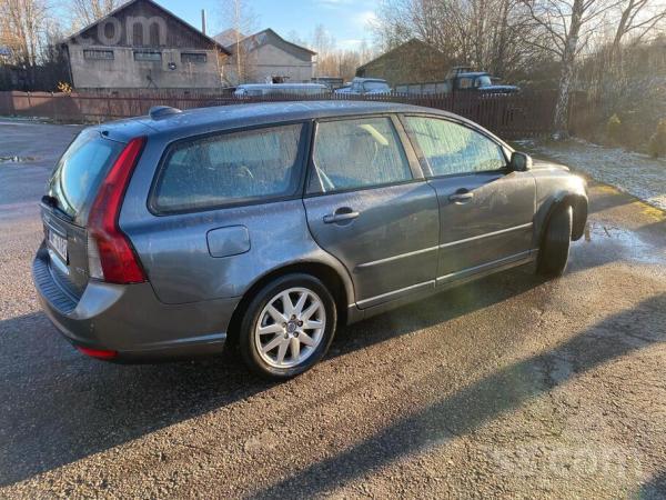 Pelēks Volvo V50 2008 Valka, ar dzinēja tilpumu 2.00 L un nobraukumu 0 tūkst. km par 1600 €, foto 4 vietnē AUTOMOTO.COM.LV