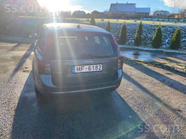 Pelēks Volvo V50 2008 Valka, ar dzinēja tilpumu 2.00 L un nobraukumu 0 tūkst. km par 1600 €, foto 5 vietnē AUTOMOTO.COM.LV