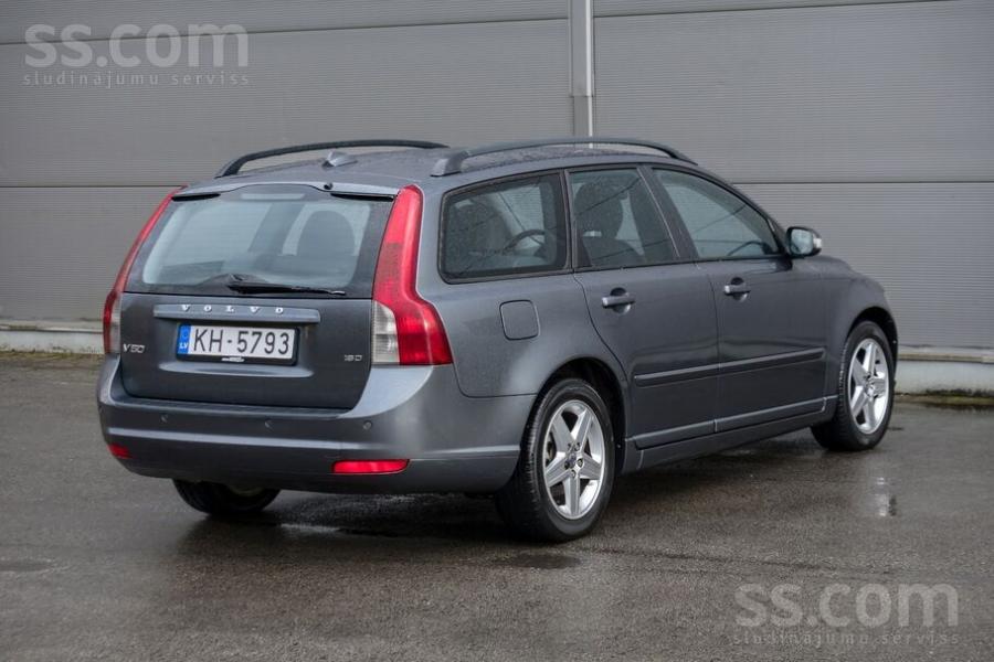 Pelēks Volvo V50 2008 Rīga, ar dzinēja tilpumu 1.60 L un nobraukumu 0 tūkst. km par 4290 €, foto 4 vietnē AUTOMOTO.COM.LV
