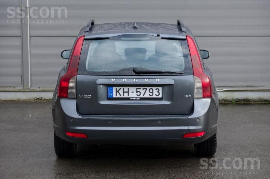 Pelēks Volvo V50 2008 Rīga, ar dzinēja tilpumu 1.60 L un nobraukumu 0 tūkst. km par 4290 €, foto 5 vietnē AUTOMOTO.COM.LV