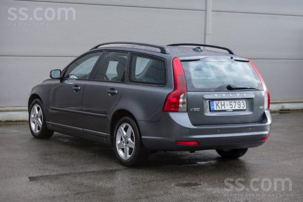 Grey Volvo V50 2008 in Riga, with an engine capacity of 1.60 L and mileage of 0 thousand km for 4290 €, photo 7 on AUTOMOTO.COM.LV