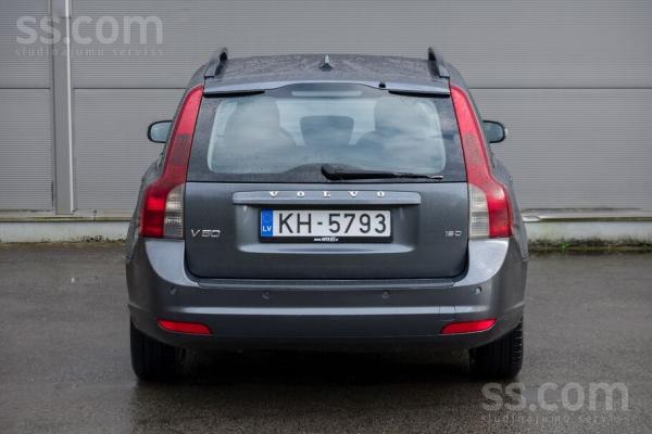 Pelēks Volvo V50 2008 Rīga, ar dzinēja tilpumu 1.60 L un nobraukumu 0 tūkst. km par 4290 €, foto 5 vietnē AUTOMOTO.COM.LV