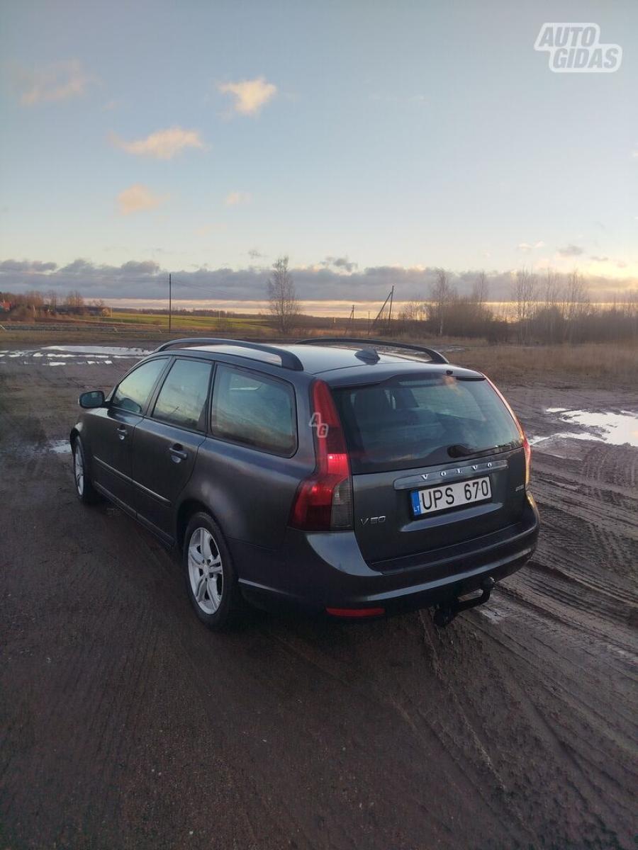 Pelēks Volvo V50 2008 Mažeikiai, ar dzinēja tilpumu 2.00 L un nobraukumu 364 tūkst. km par 1050 €, foto 6 vietnē AUTOMOTO.COM.LV
