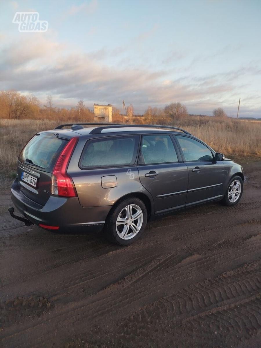 Pelēks Volvo V50 2008 Mažeikiai, ar dzinēja tilpumu 2.00 L un nobraukumu 364 tūkst. km par 1050 €, foto 7 vietnē AUTOMOTO.COM.LV