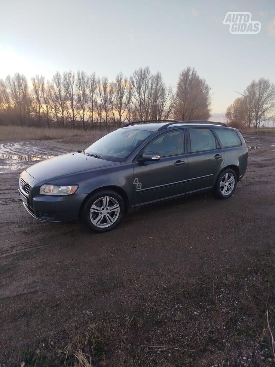 Pelēks Volvo V50 2008 Mažeikiai, ar dzinēja tilpumu 2.00 L un nobraukumu 364 tūkst. km par 1050 €, foto 10 vietnē AUTOMOTO.COM.LV