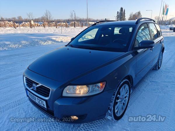 Grey Volvo V50 2008 in Paide, with an engine capacity of 1.60 L and mileage of 287 thousand km for 3900 €, photo 1 on AUTOMOTO.COM.LV