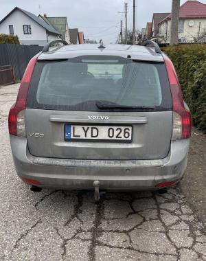 Pelēks Volvo V50 2008 Marijampole, ar dzinēja tilpumu 2.40 L un nobraukumu 345 tūkst. km par 900 €, foto 4 vietnē AUTOMOTO.COM.LV